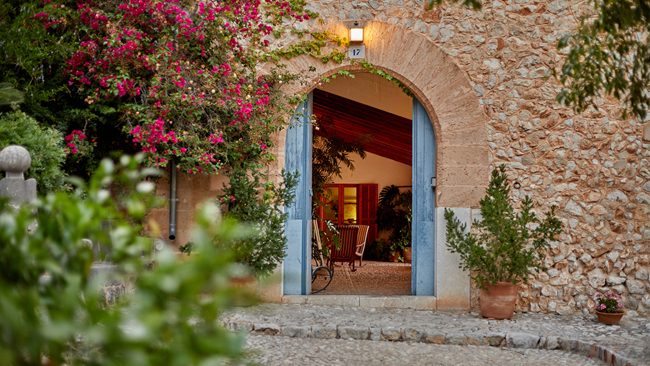 Alqueria Blanca facade