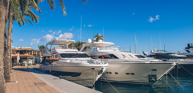 5. Alquila un yate