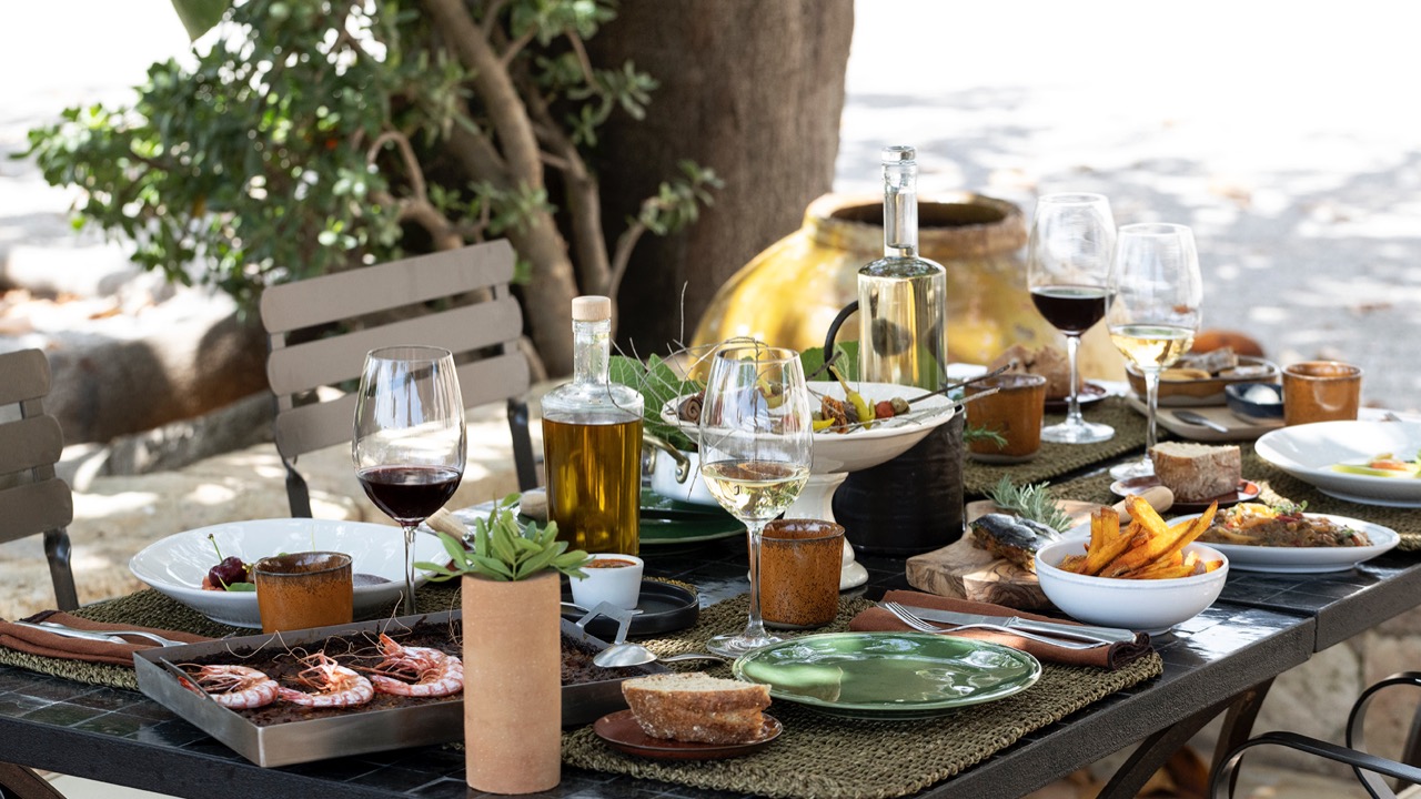 Die Früchte vom Land auf den Tisch
